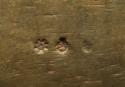 ประมูล พระสมเด็จเนื้อทองระฆังครูบาขันแก้ว วัดสันพระเจ้าแดง พิมพ์ ฐาน 9