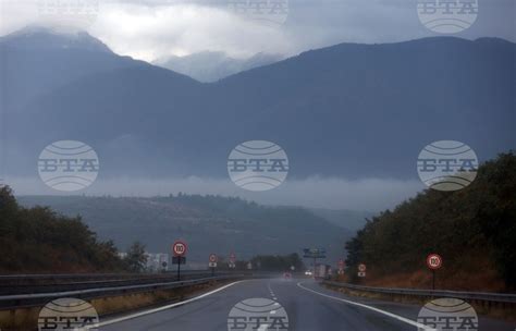 Възстановено е движението по магистрала Струма при пътен възел Долна