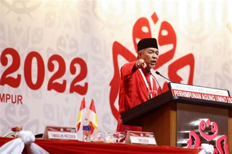Pecat Gantung Perkara Biasa Dalam Politik