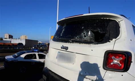 Perseguição seguida de tiroteio deixa seis mortos e fecha acesso à