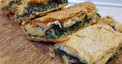 Σπανακόπιτα με φύλλο σφολιάτας πολύ εύκολη και νόστιμη ~ ΜΑΓΕΙΡΙΚΗ