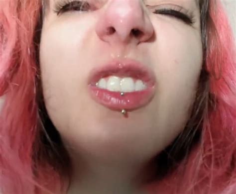 taking pictures with sweat 270 bandicam 2022 05 05 00 24 59 441 porn