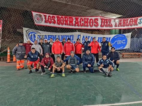 Picado Y Exhibición De Banderas Robadas El Detrás De Escena Del