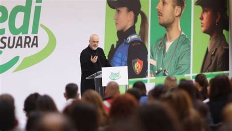 Rama Batuta Me Policët E Mjekët Ku E Gjen Kohën Në Gjermani Për Të
