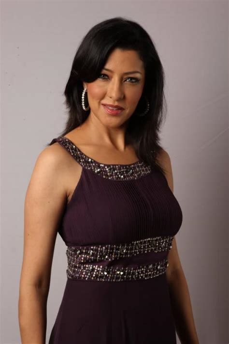 Model Aditi Govitrikar Hot Still Veethi