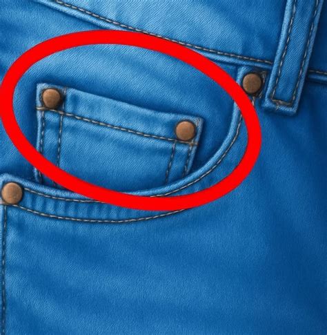 هبل بنات ستندهش لأنك لم تعرفه سبب وجود جيب صغير في Facebook