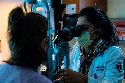 Uconn Health Minute Thyroid Eye Disease Uconn Today