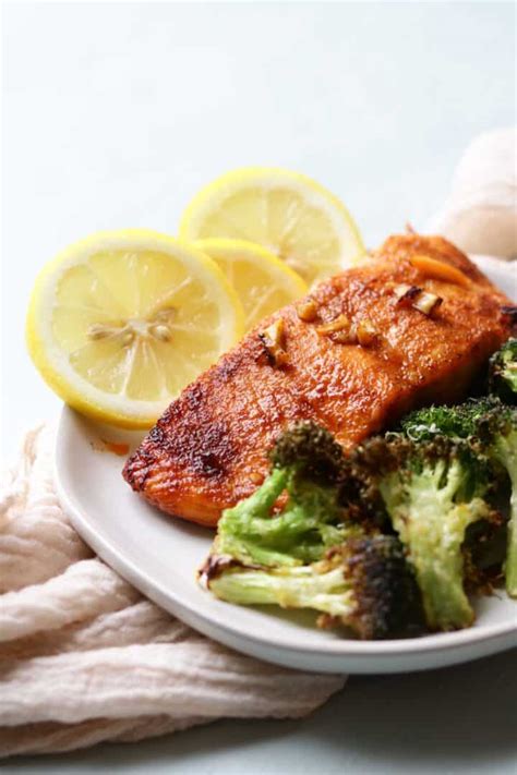 10 Minutes Honey Glazed Air Fryer Salmon
