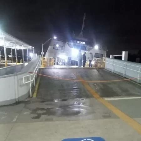 Barca Sofre Acidente No Rio E Quase Afunda Passageiros A Bordo Banda B