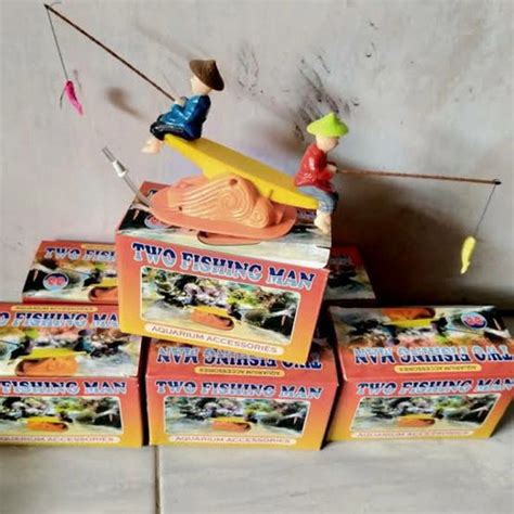 Jual Hiasan Aquarium Aquascape Unik Miniatur Dua Orang Mancing Murah