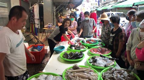 客人10點多才來買雞腿排 阿源說8點就賣光了 台中水湳市場 海鮮叫賣哥阿源 Taiwan Seafood Auction Youtube