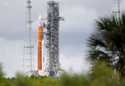 Nasa Aborts Historic Return To Moon Launch As Last Minute Snag Thwarts