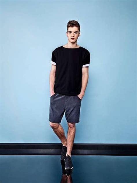What Shoes To Wear With Grey Shorts