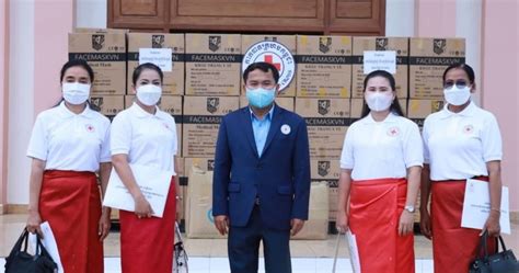 អភិបាលខេត្តកណ្ដាល បន្តជួបសំណេះសំណាល និងទទួលអំណោយពីមន្ទីរ អង្គភាពជុំវិញខេត្តមួយចំនួន