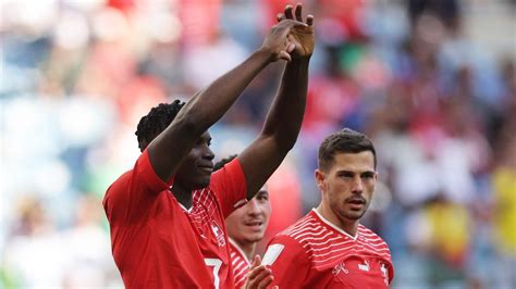 Embolo Bezorgt Zwitsers Zege En Geboorteland Kameroen Achtste Wk