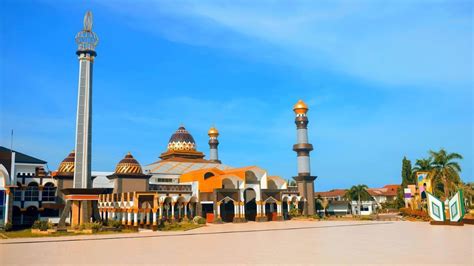 5 Rekomendasi Masjid Megah Terdekat Yang Cocok Untuk Wisata Religi Di