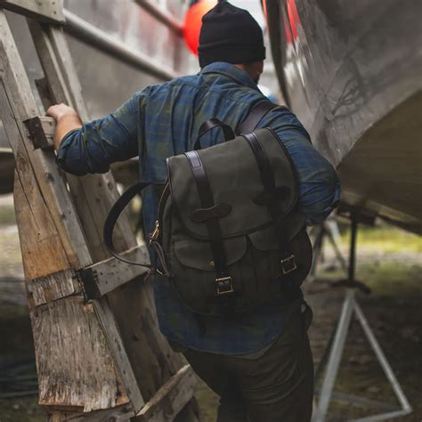 Filson Large Rucksack Otter Green Classic Rucksack With Style And Character