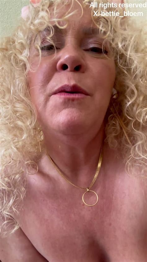 Bettiebloem Breed Mommys Guts Directors Cut