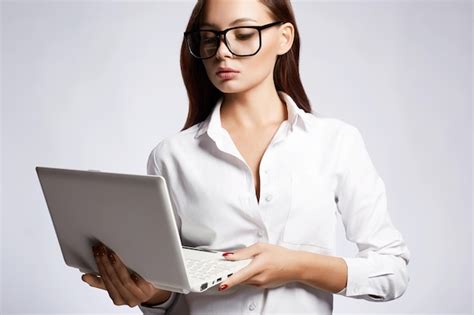 Premium Photo Beautiful Business Woman In Glasses