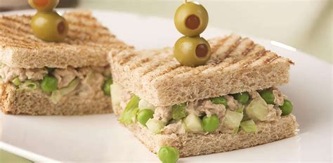 Sandwich De Atun Y Huevo