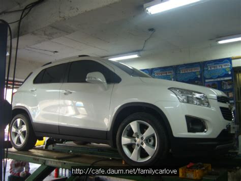 자동차 머플러 탈착하여 머플러 코팅하는 쉐보레 트랙스 차량 대우 자동차 정비 일산패밀리카 자동차10년타기착한정비센터 정발산점