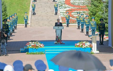 Священные ценности Токаев поднял флаг