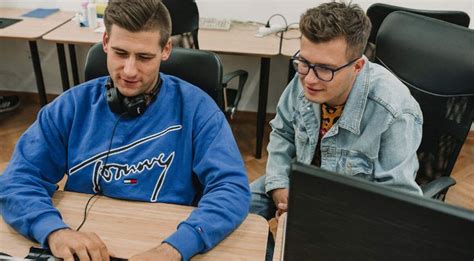 Next Js Vs React Understanding The Differences And Making The Right