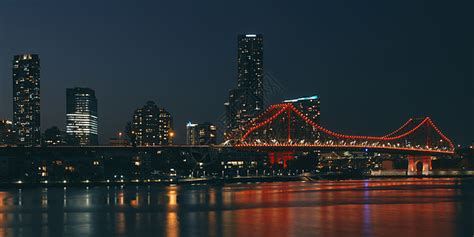 深夜的布里斯班旅游渡船城市景观哺乳动物蓝色建筑摩天大楼故事海洋高清图片下载 正版图片320231217 摄图网