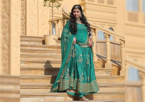 Fashion Tips शादी फंक्शन में पहनना है लहंगा सुष्मिता सेन की भाभी से