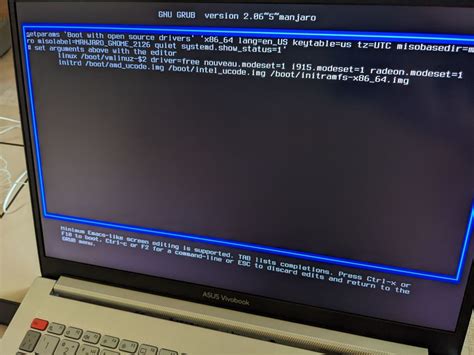 when i try to install manjaro gnome kde screen blinks when moving the