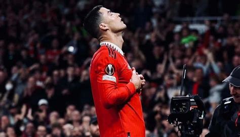 قبل النوم 3 احتفالات مثيرة في تاريخ كريستيانو رونالدو صور