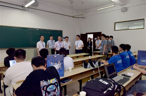 校领导到我院的“西门子杯”中国智能制造挑战赛现场慰问指导工作 电气与信息工程学院