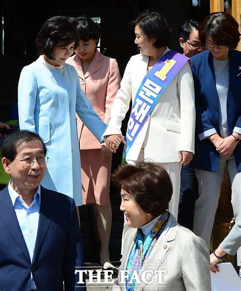 Tf포토 이재명 박원순 문재인 안희정 부인 통합행보 기호 1번 최고 포토 기사 더팩트