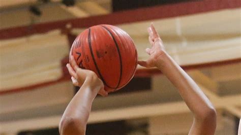 Steinert Falls To Henderson Pa In Mccc Showcase Girls Basketball