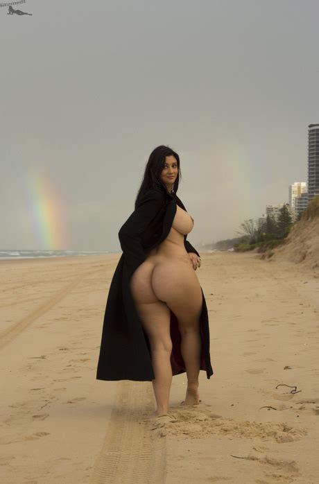 Thick Under The Shroud Porn Pic