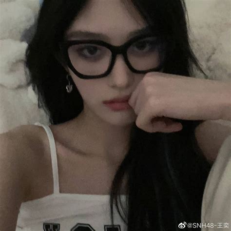 Pin By ℎ𝑎𝑛𝑛𝑖ᥱ On Thi TÌnh HỌa DỊch In 2022 Cat Eye Glass Square