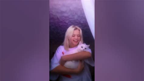 глупенькая девочка🌟 Youtube