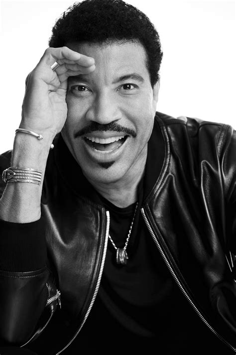 UNIVERSAL MUSIC PUBLISHING GROUP SIGNS GLOBAL SUPERSTAR LIONEL RICHIE
