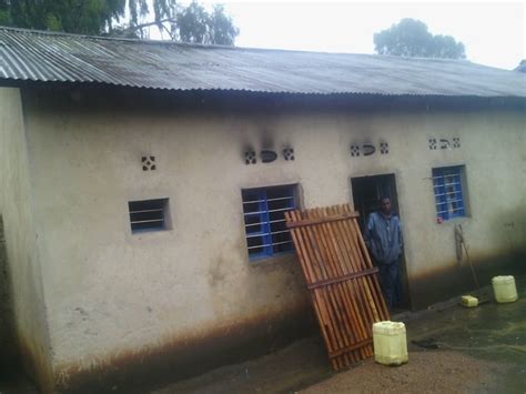 Rugobagoba Inzu Yumuturage Yafashwe Numuriro Ibyarimo Birakongoka Kigali Today