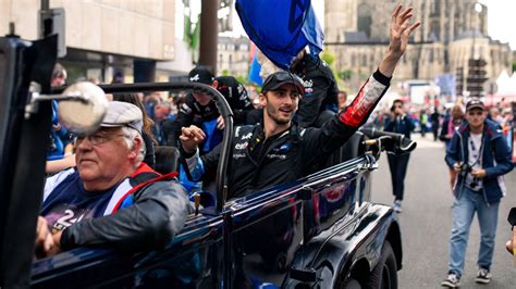 Връзката на българското царско семейство с участник в 24 часа на Льо Ман