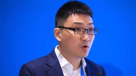 专题 黄峥放手后，拼多多未来在哪？ Cbndata