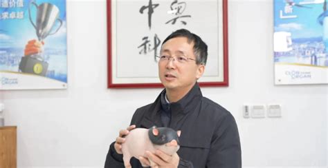 全球首次基因编辑猪肝脏移植入人体，“成都造”异种器官移植登上《nature》 腾讯新闻