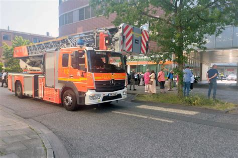 Brand in Hamburger Ärztehaus Gebäude in Harburg geräumt MOPO