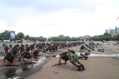 Dalam Rangka Mempersiapkan Tugas Di Masa Yang Akan Datang Prajurit Batalyon Infanteri 6 Marinir