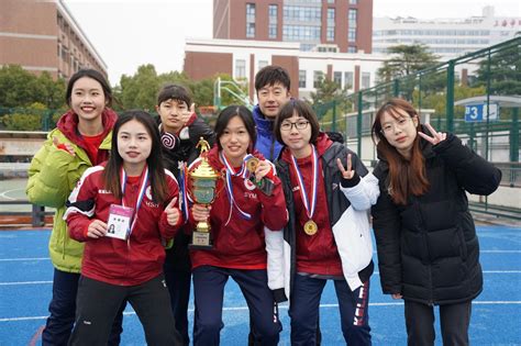 我校女足勇夺上海市大学生足球联盟联赛季军