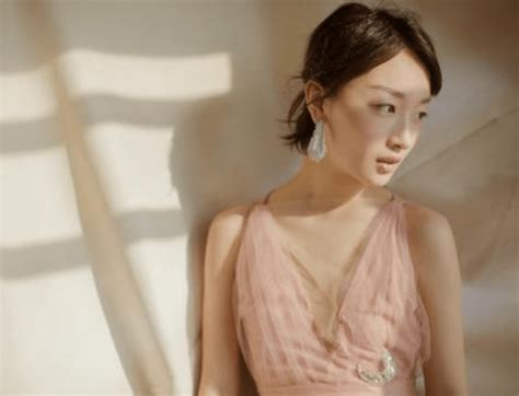 90后新“四小花旦”名单推出，杨紫热巴无悬念，最后一个恐成笑话女明星