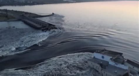 Destruição De Barragem Na Ucrânia Provoca Inundações E Ameaça Usina