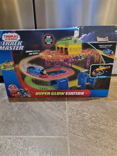 Thomas The Tank Engine Trackmaster Hyper Glow Station With Motorised Train Eur 22 54 Picclick It