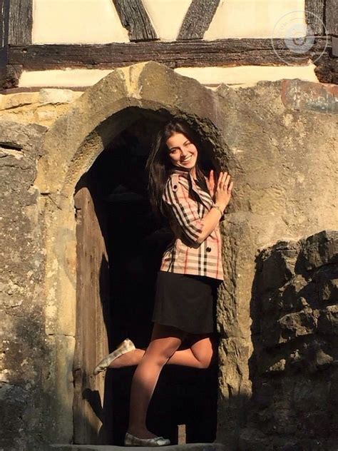 Jogging Versace Homme Girls And Sex 20 Nude Couples Outdoors