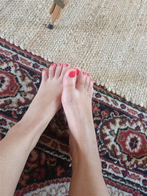 Washing And Oilin My Cute Feet 💚 Telegram Nikinari Fun With Feet